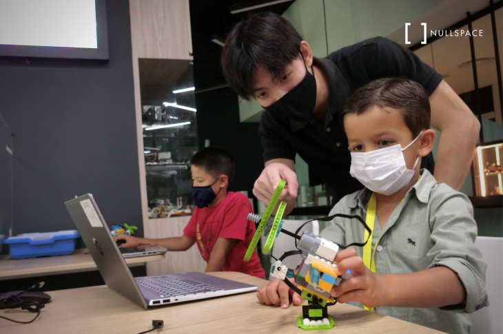 October School Holidays / Post-PSLE Robotics Camps | Tickikids Singapore